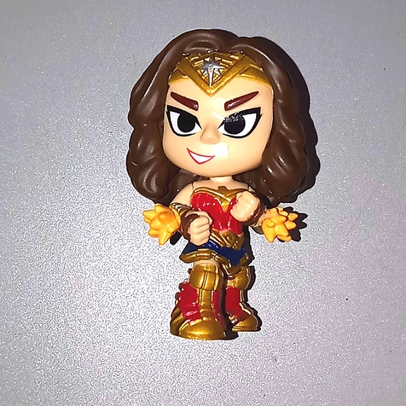 Funko | Toys | Funko Mystery Minis Wonder Woman 984 Series Core Outfit ...